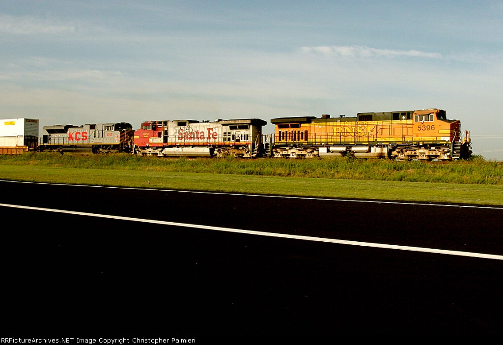 BNSF 5396, BNSF 622, and KCS 4012